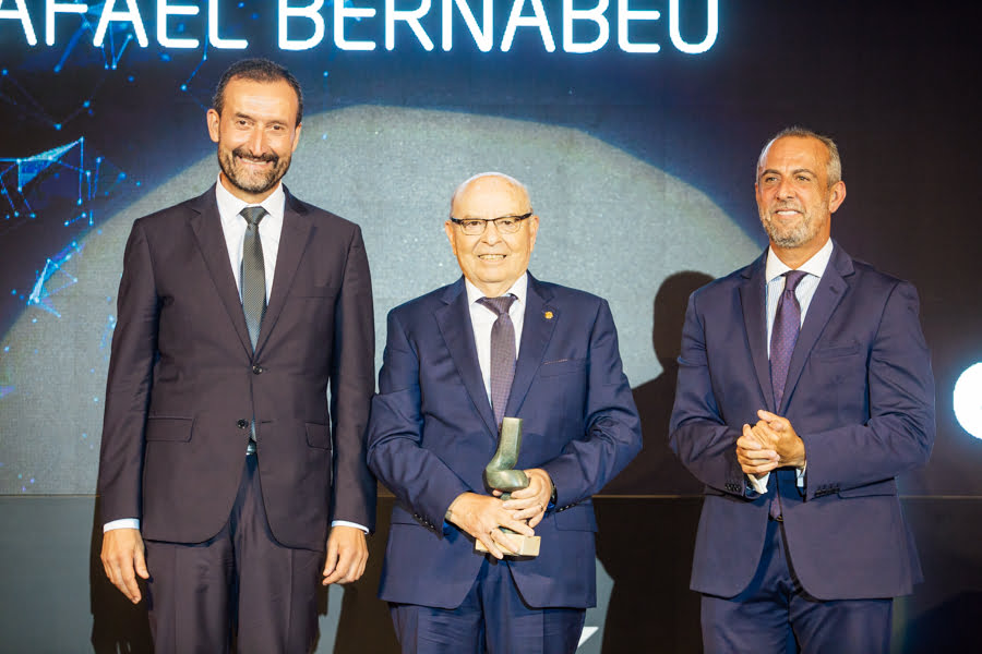 El honor y el legado de Rafael Bernabeu - Economía 3