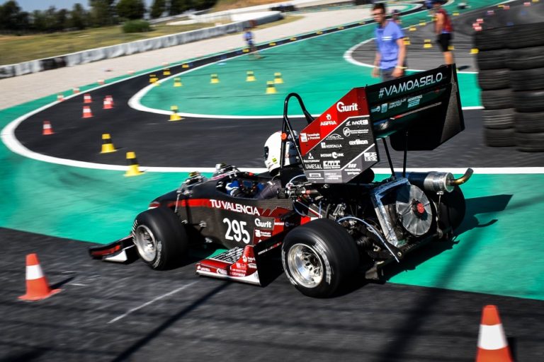 Formula Student de la UPV queda tercero entre más de 600 participantes
