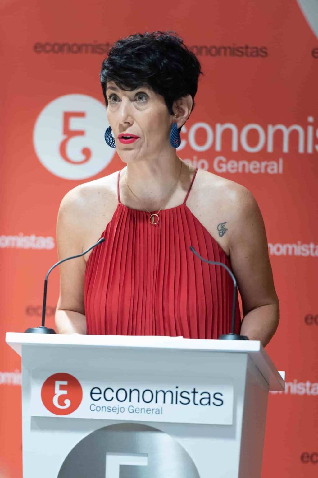 La ministra E. Saiz: "El gasto en pensiones ascendió a 48M e ingresamos ...