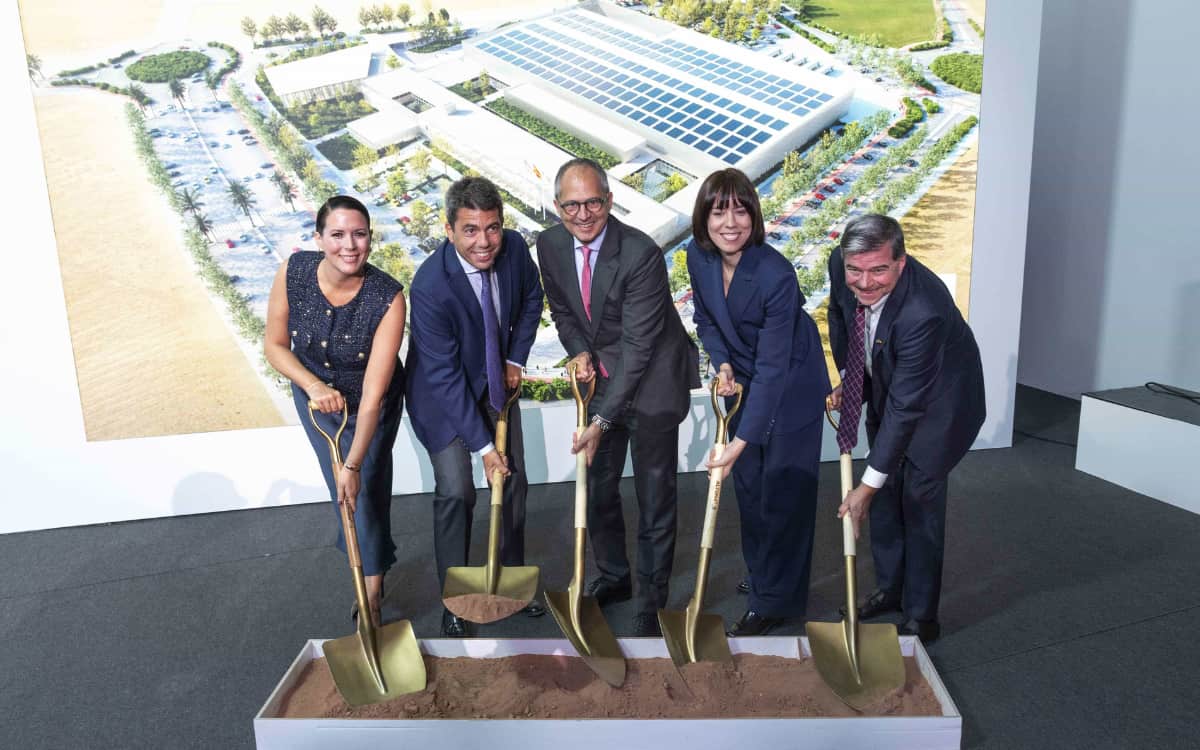 Edwards inicia la construcción de su nueva planta en Moncada
